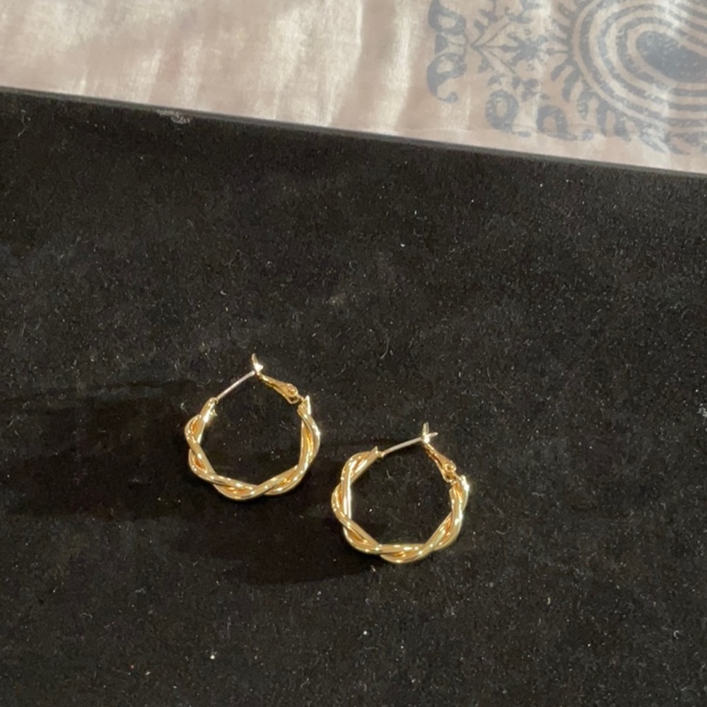 Twisted Gold Hoops - Gem
